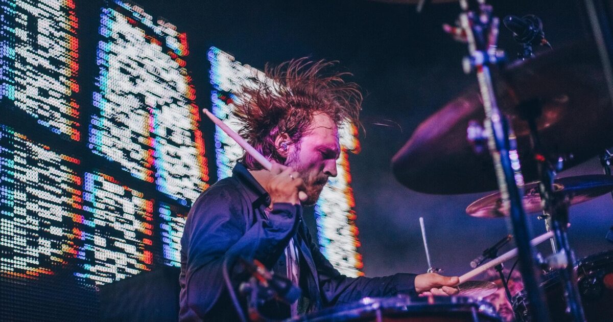 Stage Presence For Musicians: 12 Key Performing Tips