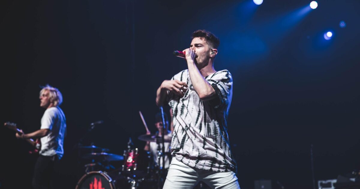 How To Promote A Concert (15 Ways To Get Fans To Your Music Show)