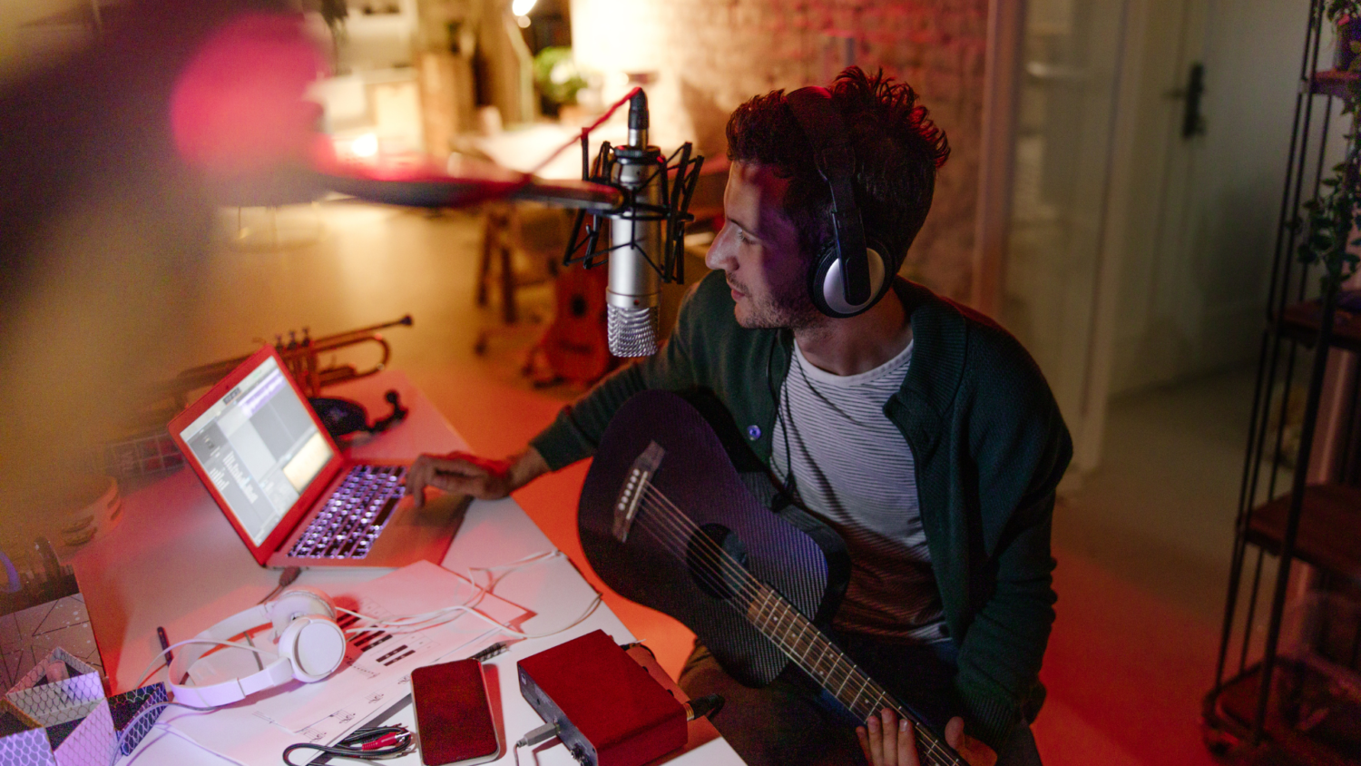 14 Instagram Tips For Musicians In 2022 | DKMBA